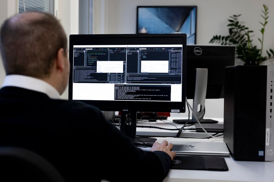 Debugging and trace | IAR